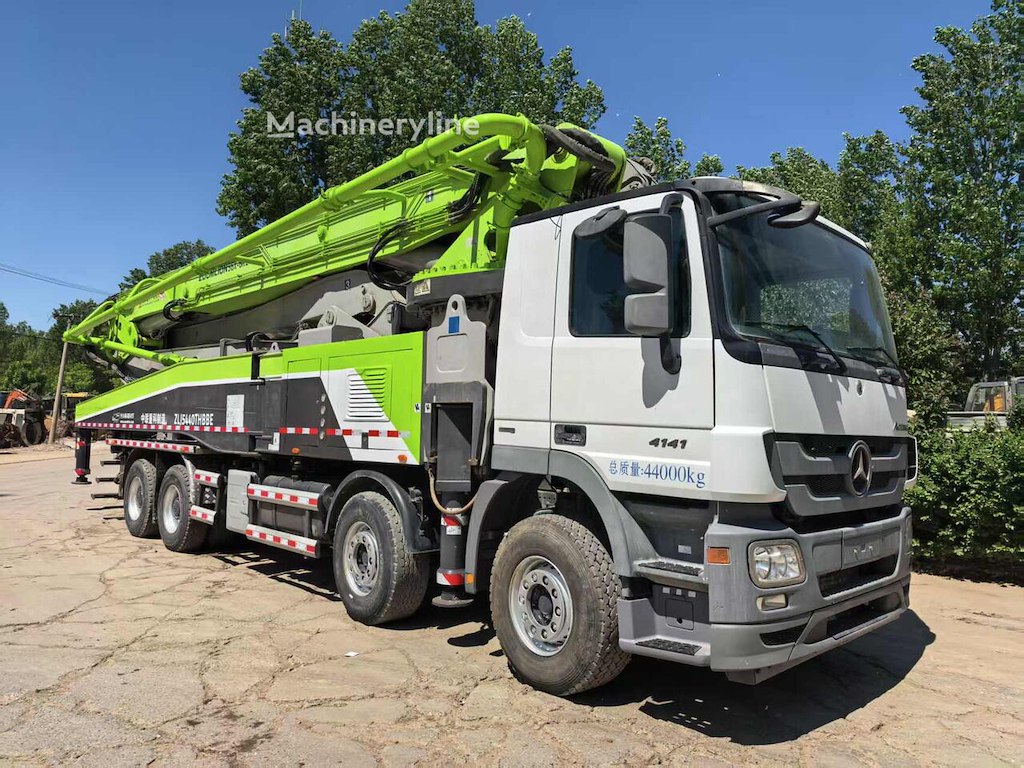 Zoomlion ZLJ5440THBBE na šasiji Mercedes-Benz Actros pumpa za beton