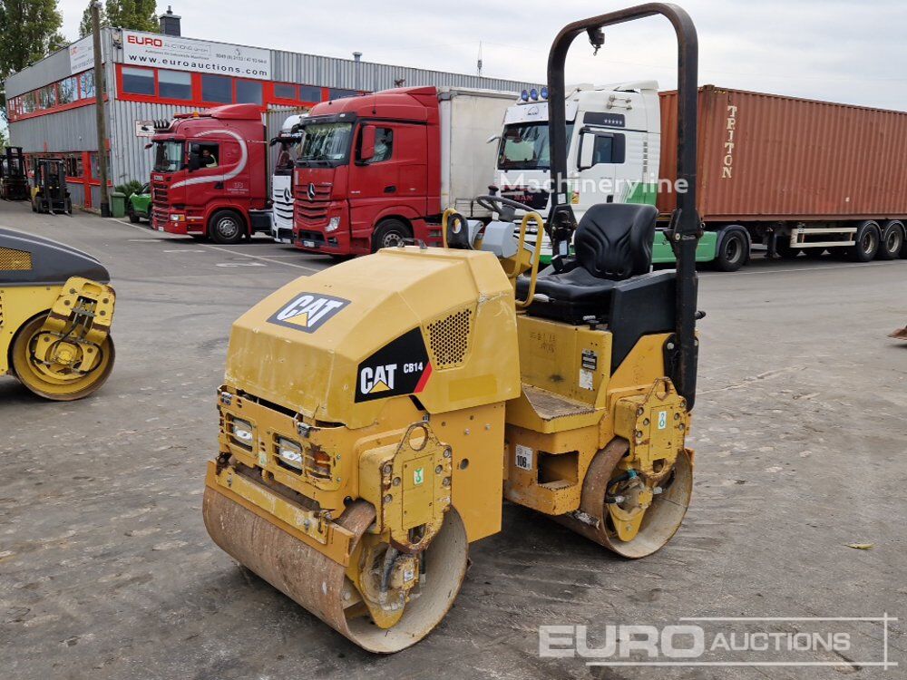 Prodaje se Caterpillar CB14 mali valjak na aukciji