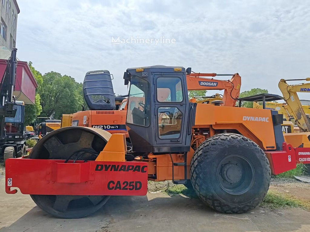 Dynapac CA25D kompaktor s jednim valjkom