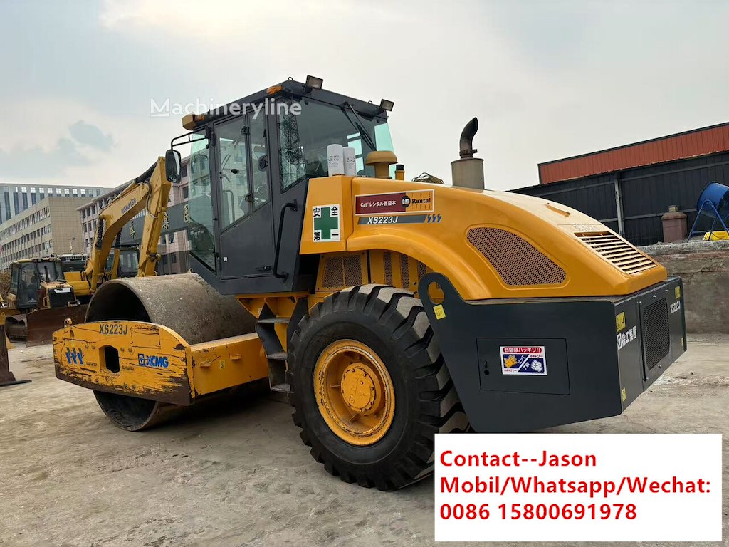 XCMG XS223J kompaktor s jednim valjkom