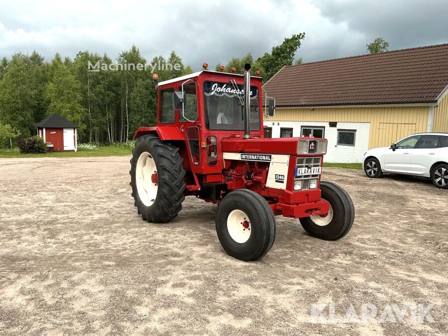 Prodaje se International 1246 vibro ploču na aukciji