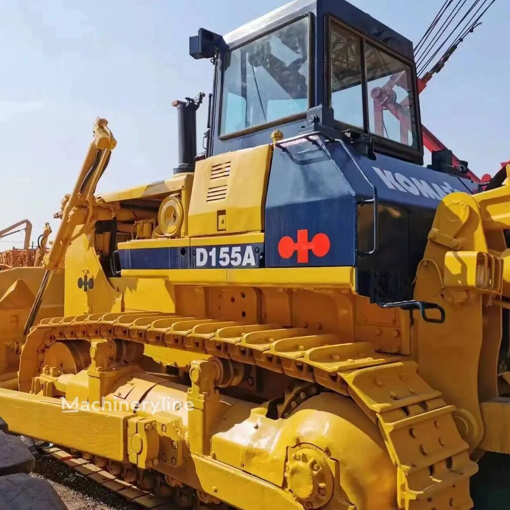 Komatsu D155A buldožer