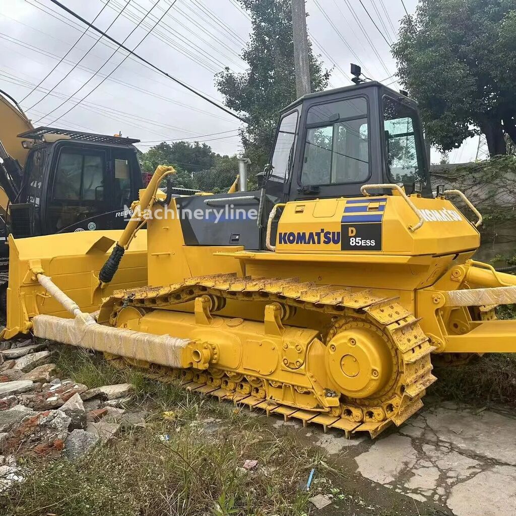 Komatsu D85ESS buldožer