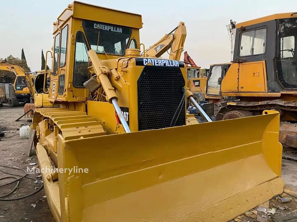 Caterpillar D6D buldožer