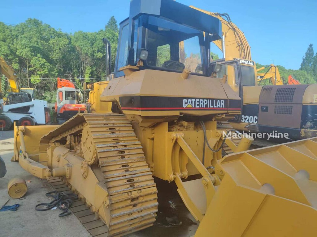 Caterpillar D6R buldožer