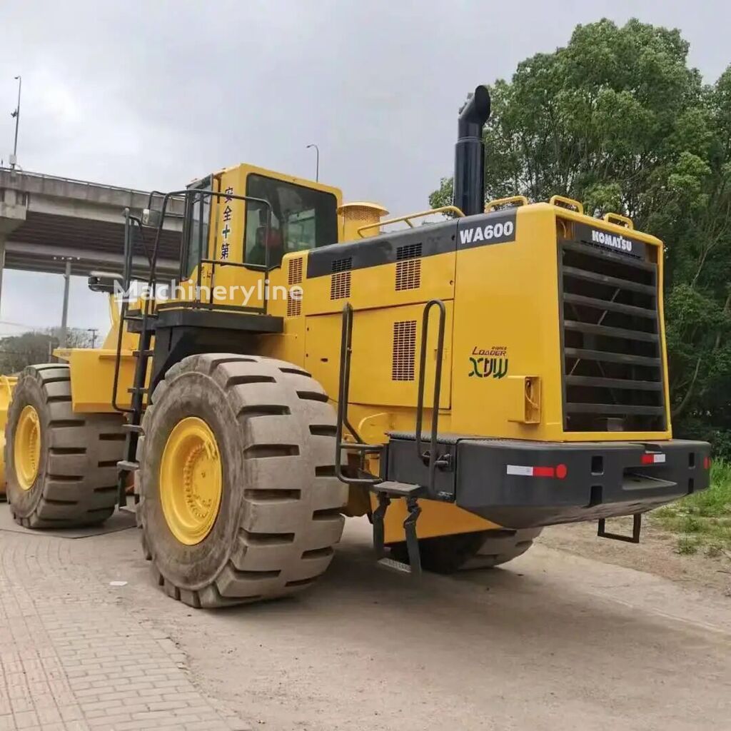 Novi Komatsu WA600-3 prednji utovarivač