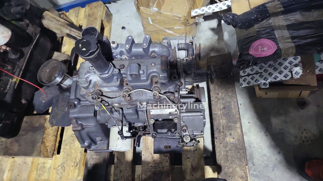 New Holland motor za bagera
