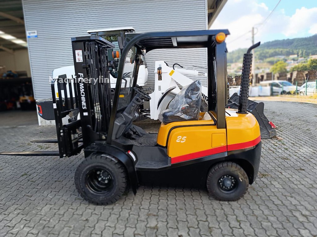 Novi Mitsubishi CPCD35 dizel viljuškar