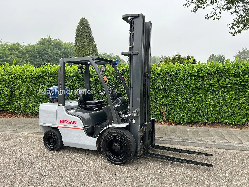 Nissan UG1F2A35DU Heftruck viljuškar na gas