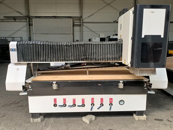 Prodaje se ATC INDUSTRY MACHINERY 2130S glodalicu za drvo na aukciji