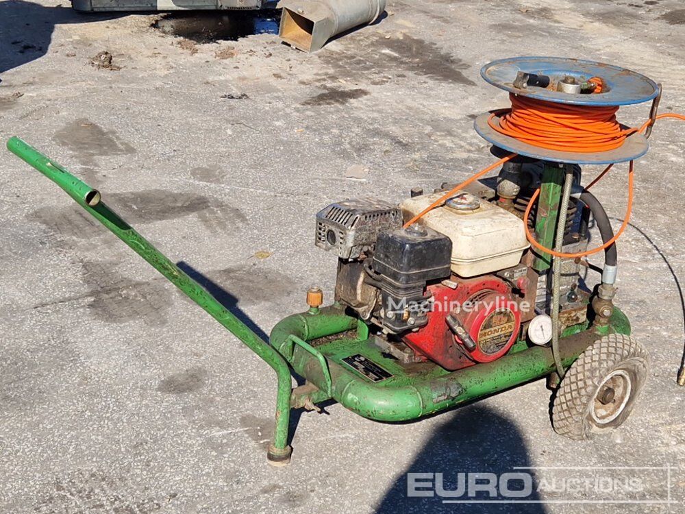 Prodaje se mobilni kompresor na aukciji