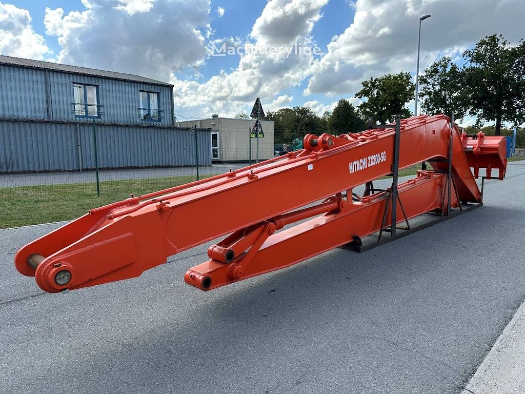 Prodaje se Hitachi ZX200 long reach motornu pumpu na aukciji