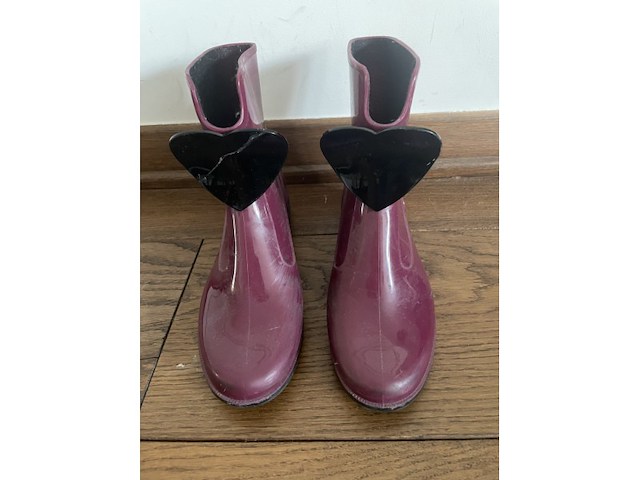 Plasticne cizmice 35