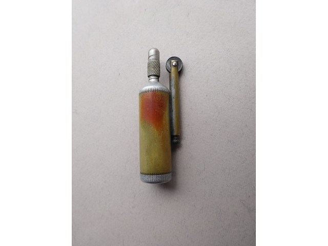 Trench Art upaljač na benzin