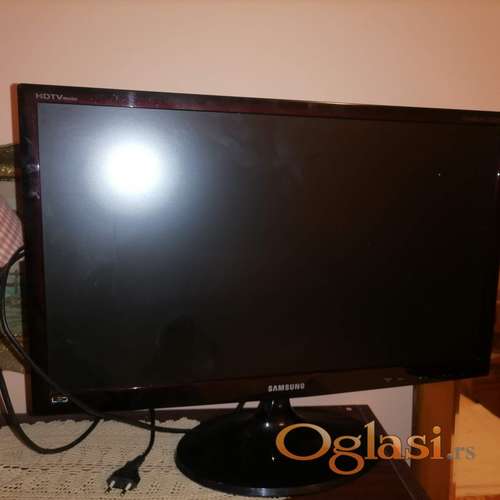 Prodajem tv samsung 24 inča može i umesto monitora