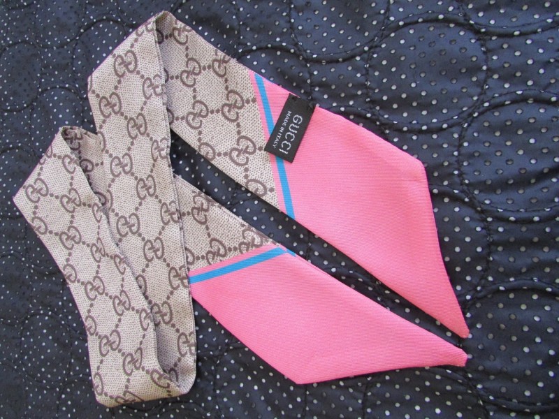 GUCCI, modni detalj, mašnica za kosu li torbu