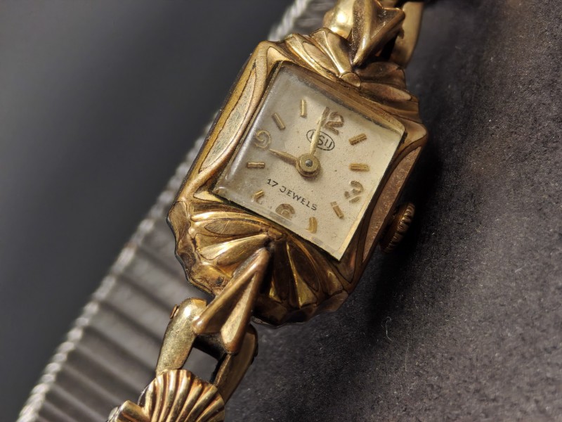 PRELEP DAMSKI ART DECO POZLACENI MEHANICKI SAT