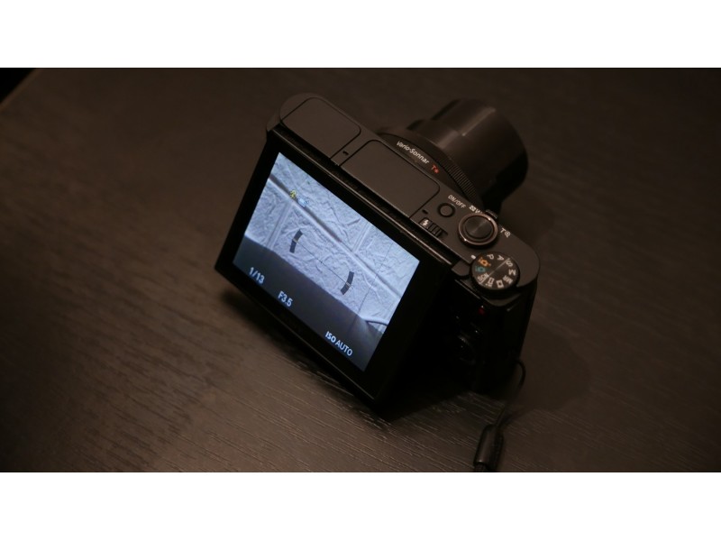Sony DSC HX90V 18 2 MPx GPS WiFi NFC 30x Zoom