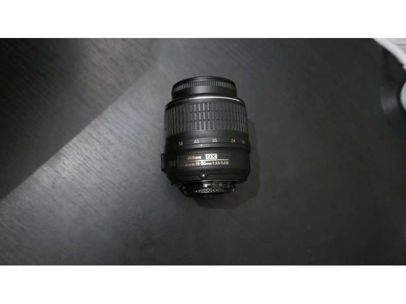 NIkon AF-S Nikkor DX-VR 18-55mm