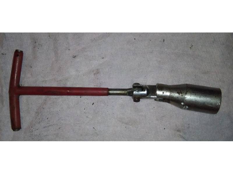 ključ za skidanje svećica 23cm (dužina)
