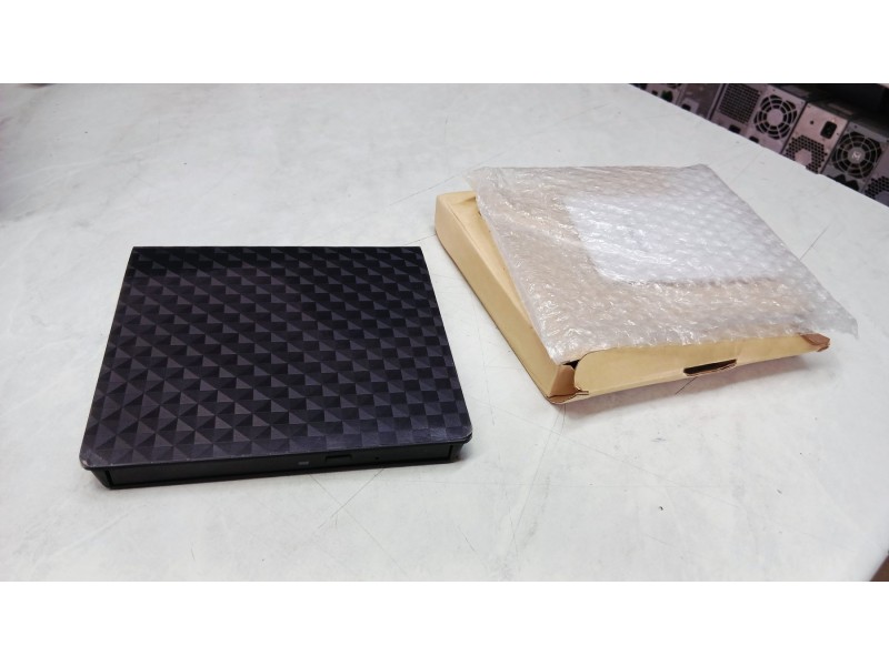 exsterni dvd rw usb 3,0 usb c novo ispravno