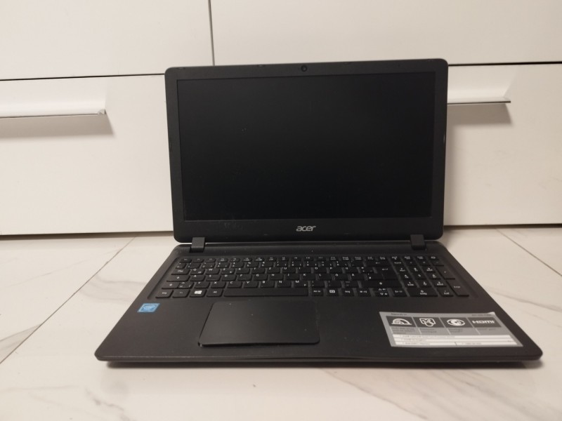 Laptop ACER Aspire ES1-553