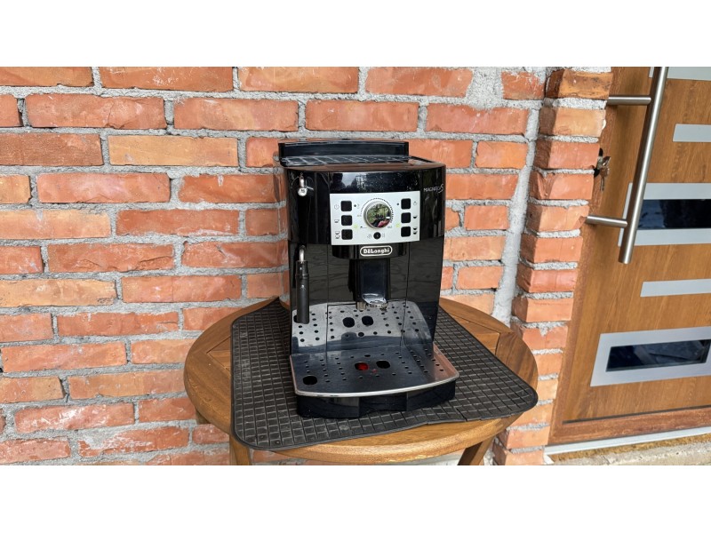 DeLonghi Magnifica S - esspreso kafe aparat sa mlinom