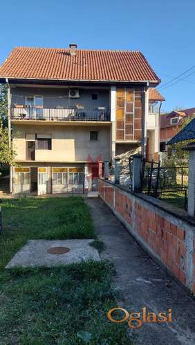 Nameštena kuća sa garažom i zidanom ogradom, Mladenovac, Vlaška #K765 #1723