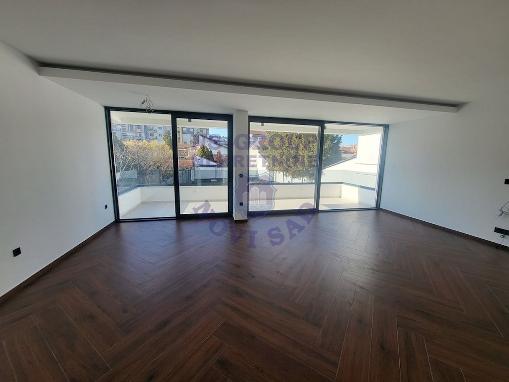 Prodaje se stan na Novom Naselju 103m2