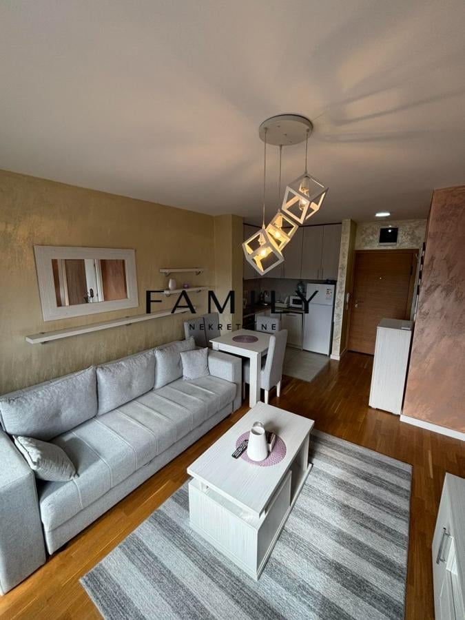 Komforan jednoiposoban stan 36 m² na Mornarskoj – idealan za urbani život