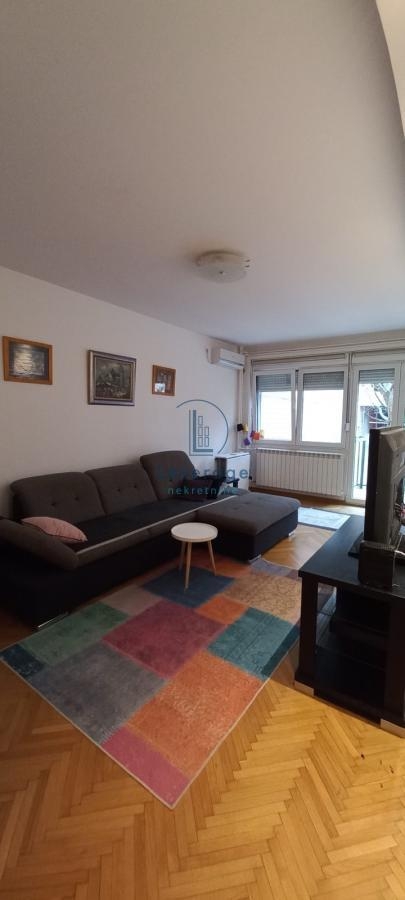 Vračar, Novopazarska, 80 m2