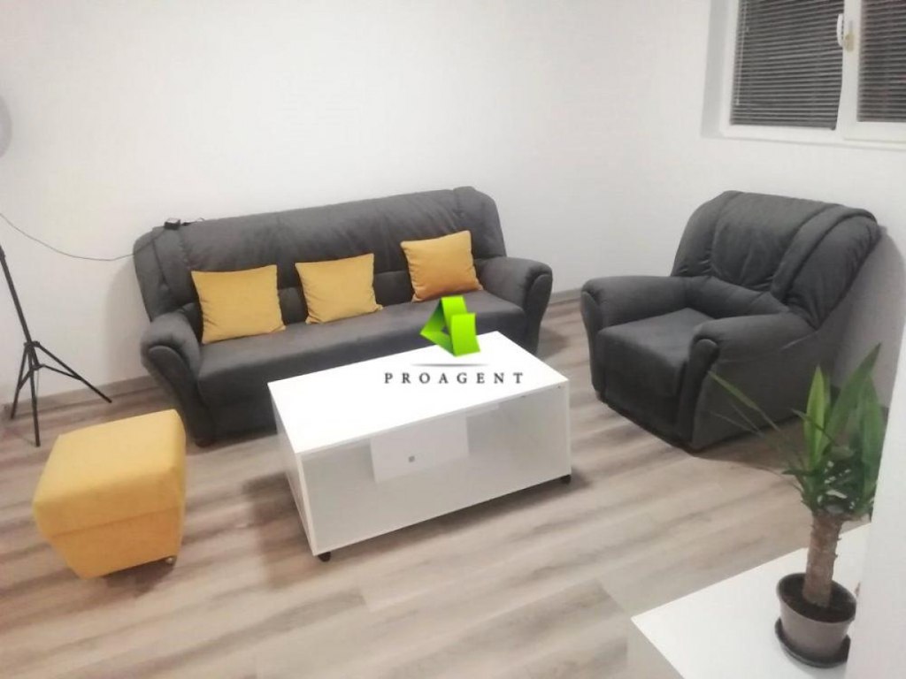 Dvoiposoban stan u kući, Ledena stena ID#7126