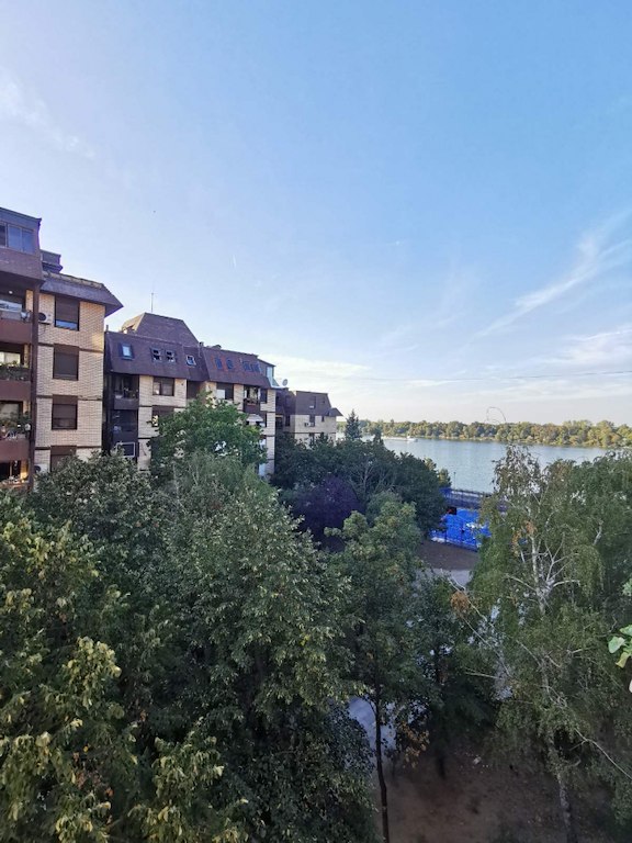 STARI GRAD DORCOL 51m2 , L , 235000e