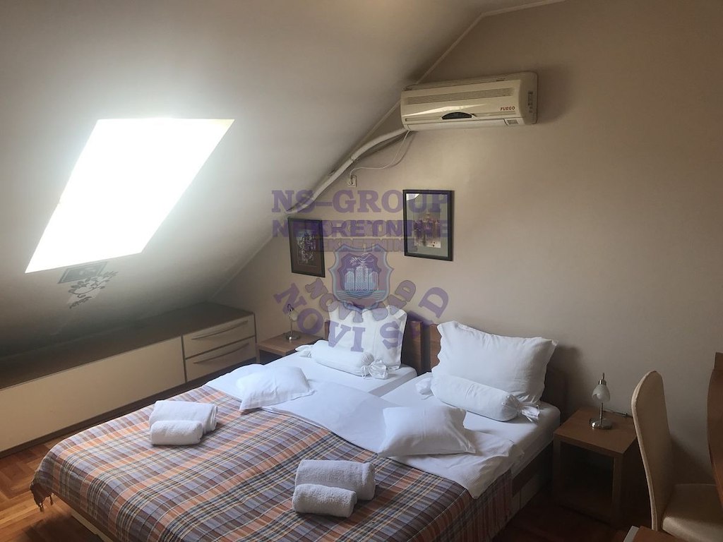 Petosoban stan u Cara Dusana