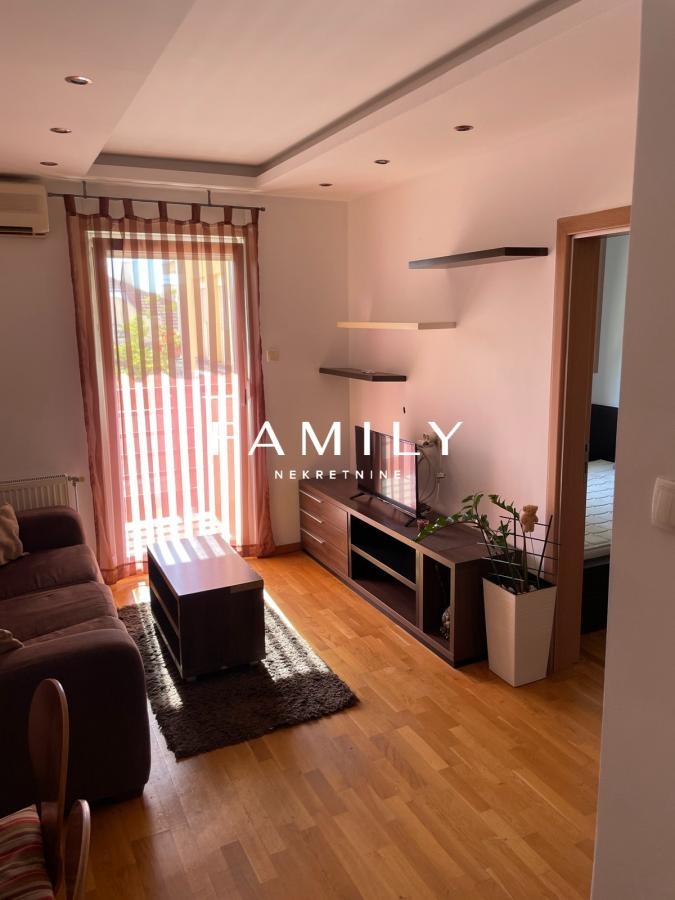 Useljiv Odmah! Kompletno Namešten Stan na Telepu – 400€