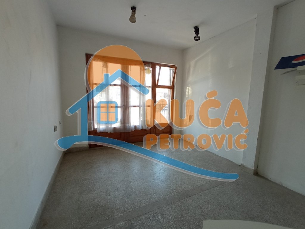 Izdaje se poslovni prostor u Brzom Brodu, 30m2