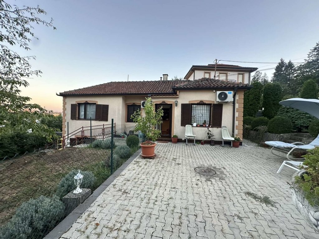 Dedinje - kuća za izdavanje