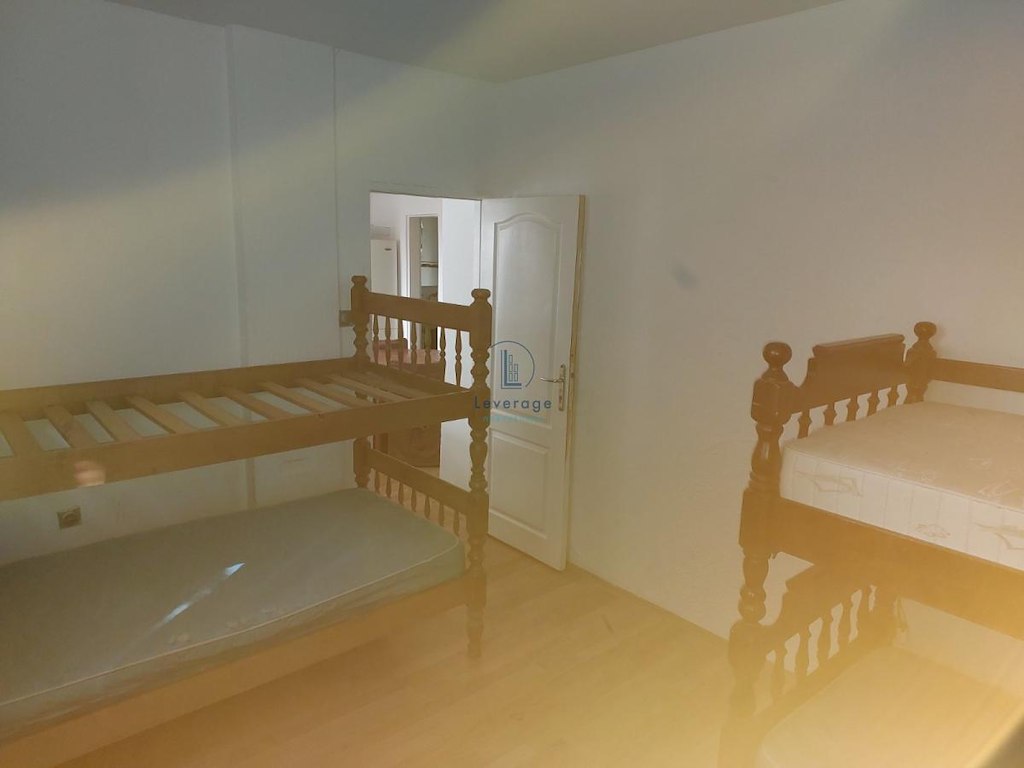 Kuća, Mali mokri lug, smeštaj za radnike, 75 m2