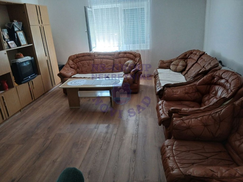 Odlična porodična kuća u Ravnom Selu