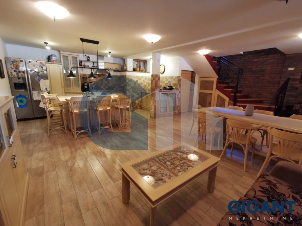 CRVENI KRST, 154M2, SUT+PR+I, 2, 2 ARA