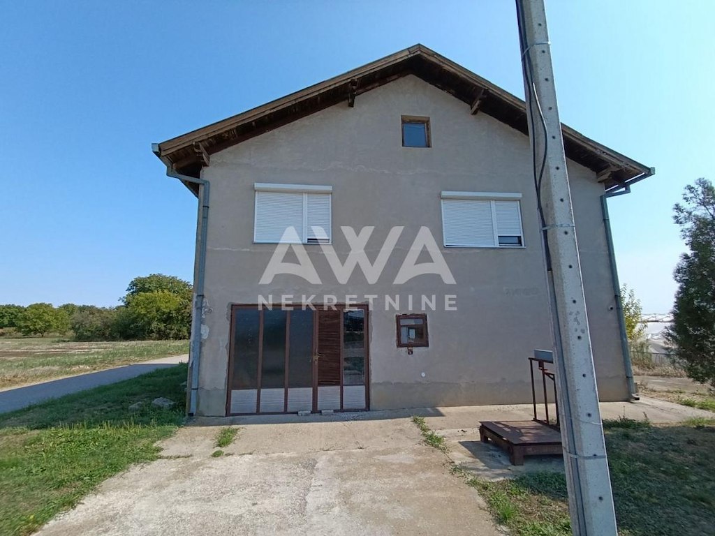 Bođani. Spratna kuća 120m2, na većem placu od 20ar