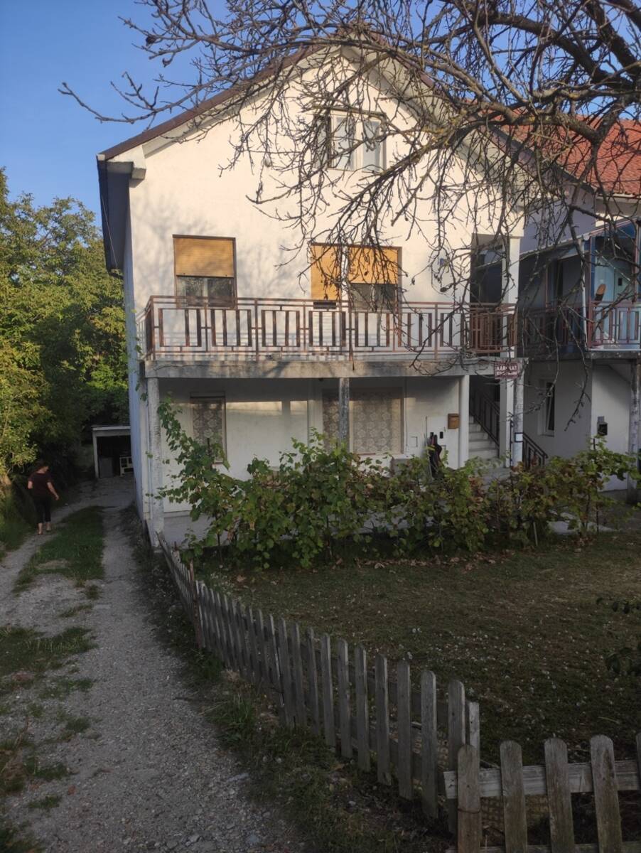 Izdajem stan Vinča