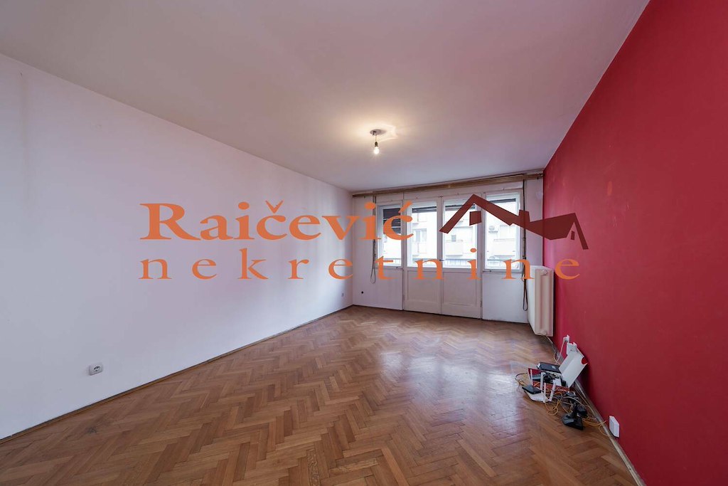 SAVSKI VENAC CENTAR 60m2 , T , 239500e