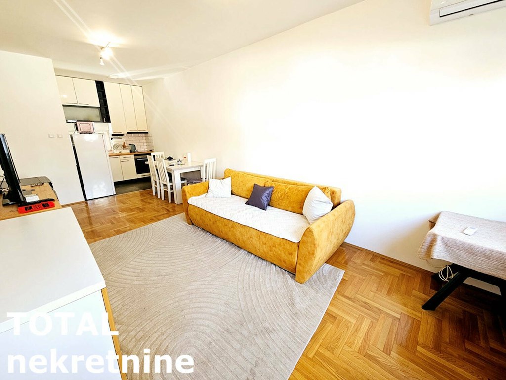 Jednoiposoban stan NOVI SAD, 132870€
