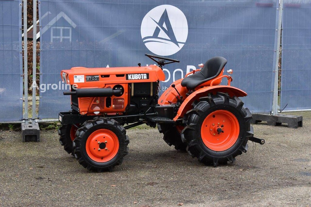 Prodaje se traktor točkaš na aukciji
