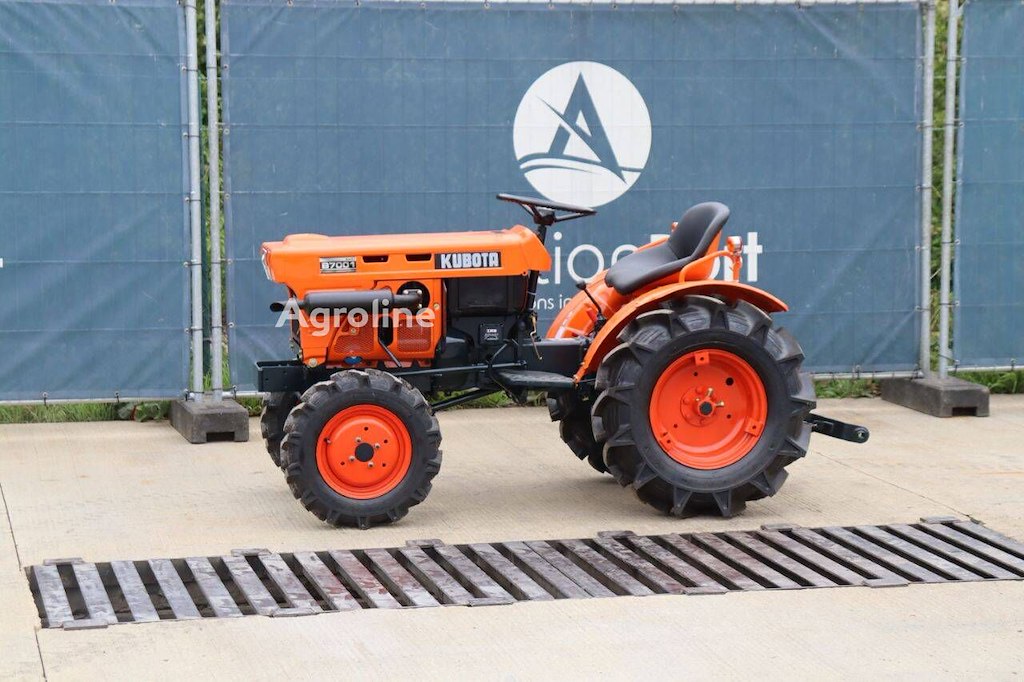 Prodaje se Kubota B7001DT traktor točkaš na aukciji