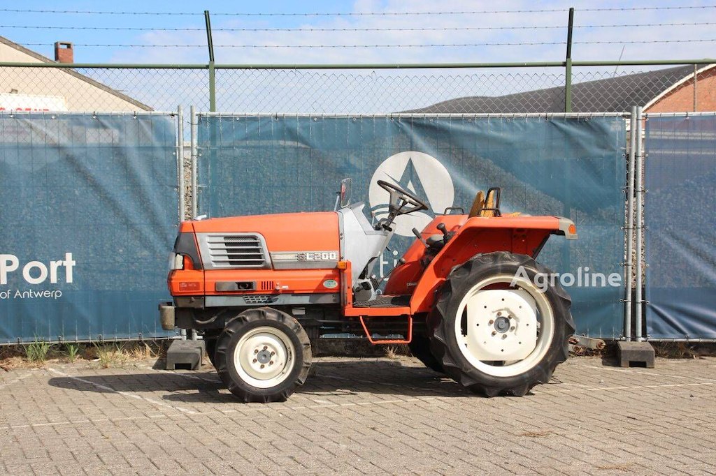 Prodaje se Kubota GL200 traktor točkaš na aukciji