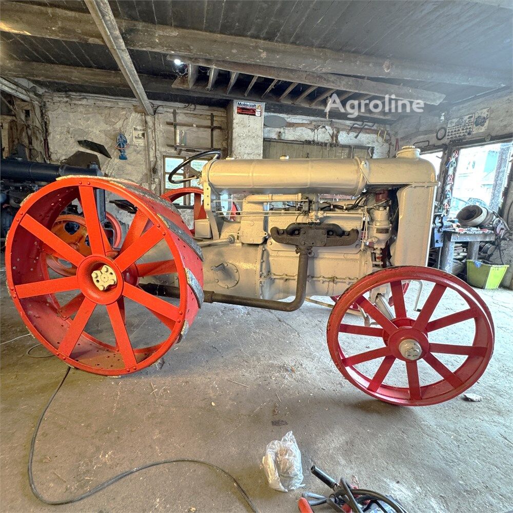 Prodaje se Fordson F traktor točkaš na aukciji
