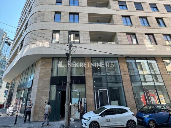 #49542, Izdavanje, P.P., HRAM SVETOG SAVE, 4500 EUR