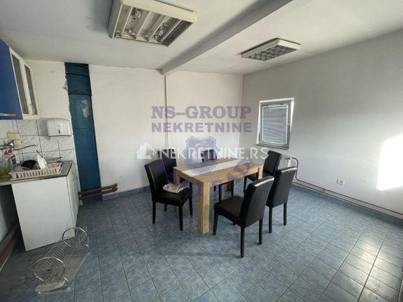 Višenamenski lokal 356m2 Veternik